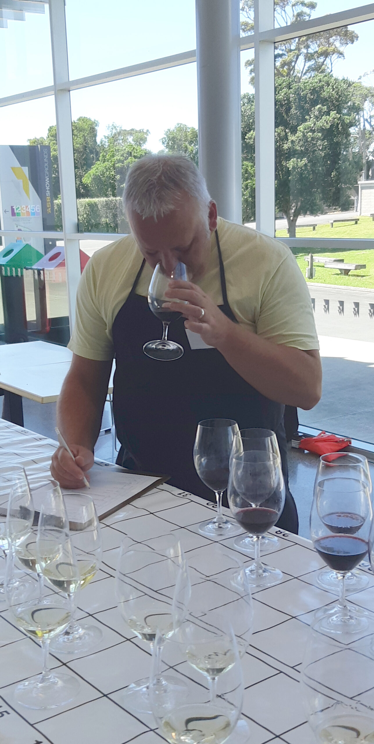 About Us - WineFolio